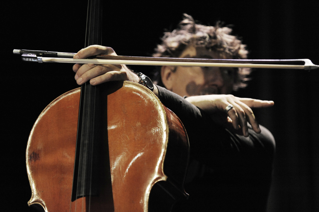 Cellist Vincent Courtois on the Baltic and Finnish roads in October ...